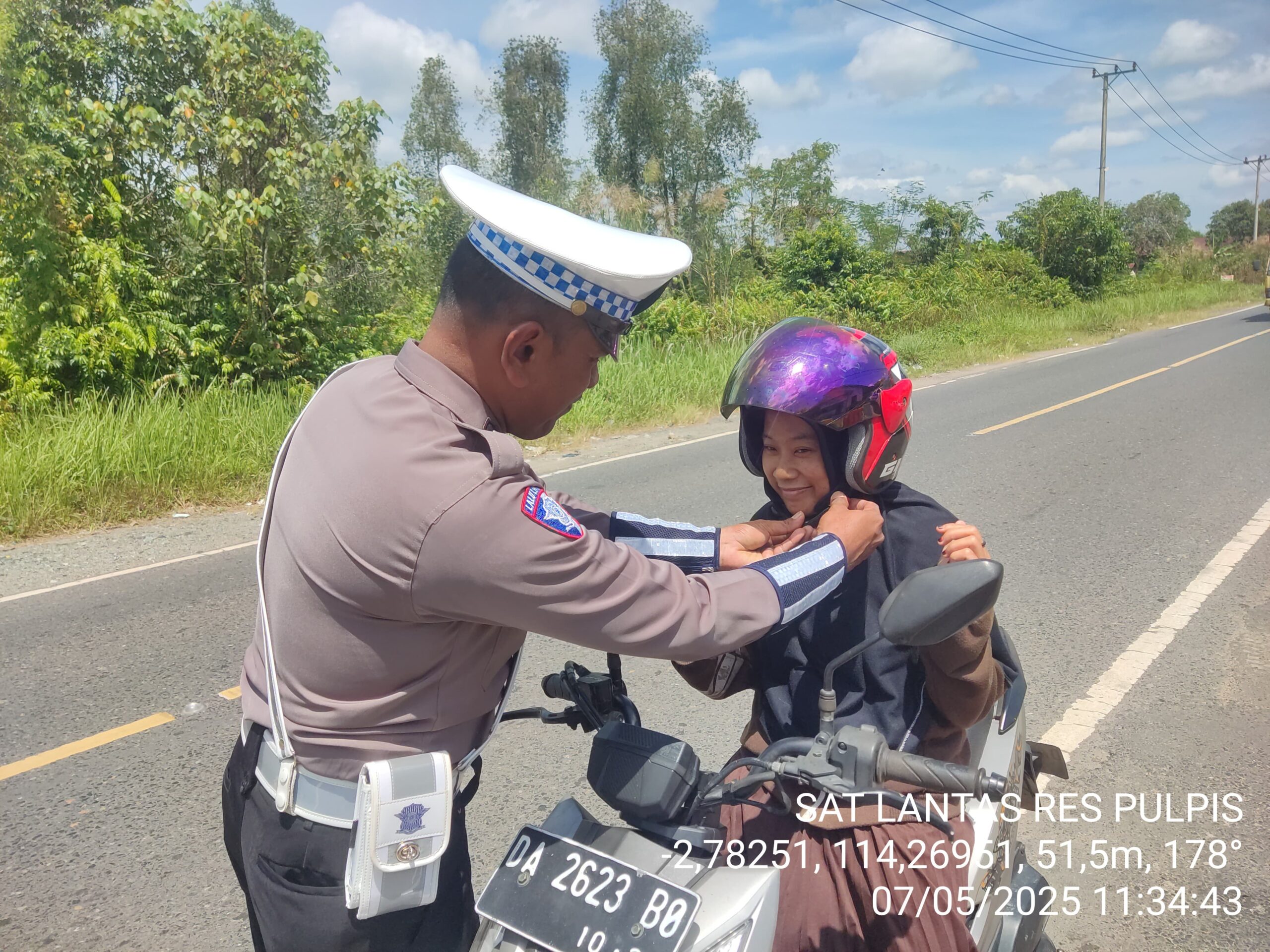 Satlantas Polres Pulang Pisau Sosialisasi Penggunaan Helm dengan Benar – Pelopor Wiratama