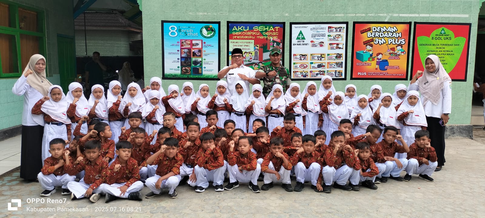 Latih PBB, Pelda Johan Arif Tanamkan Sikap Disiplin Pada Siswa Baru SDN ...