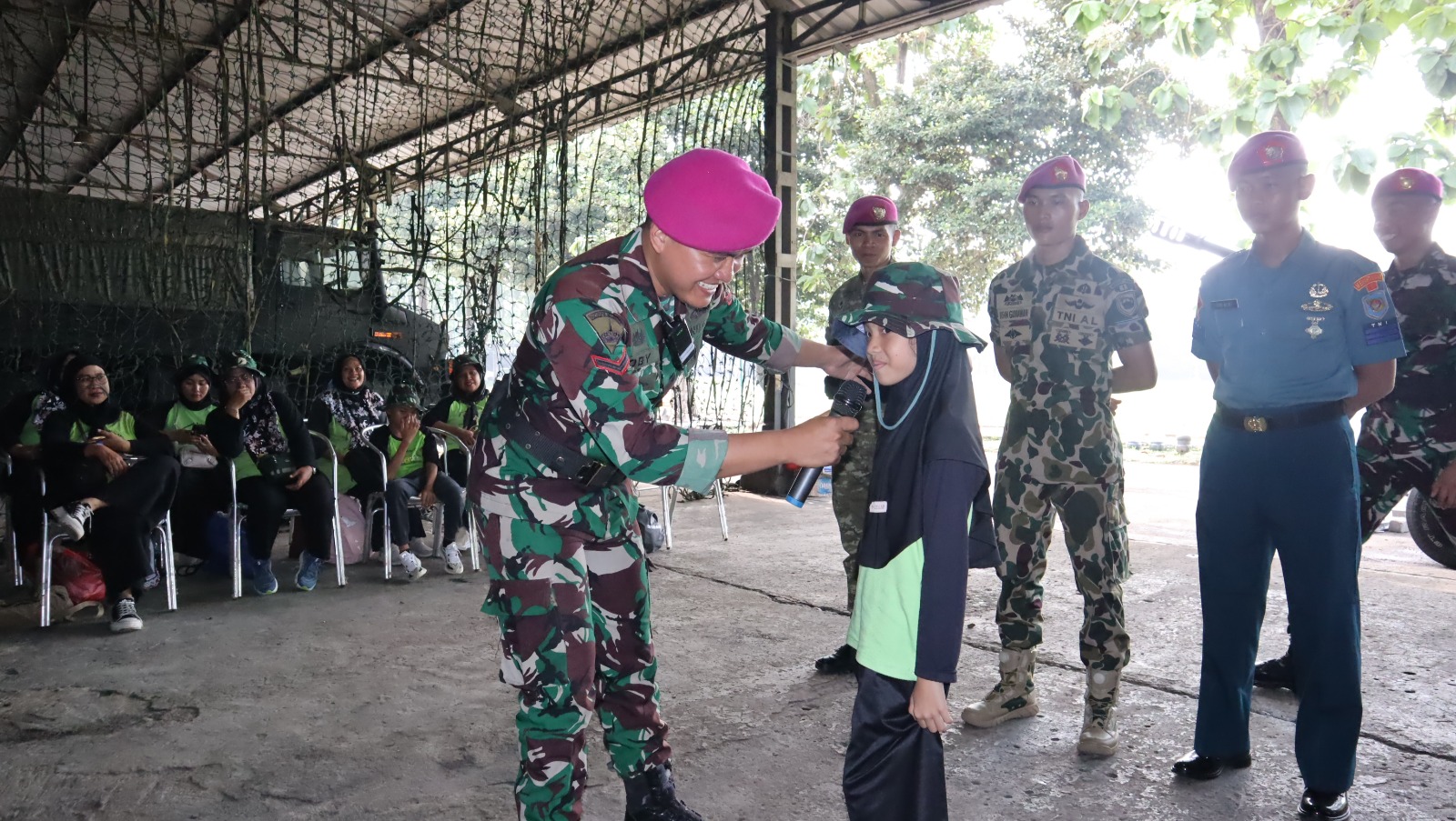 Batalyon Howitzer 1 Marinir TNI AL Terima Kunjungan Sanggar Les Miss ...