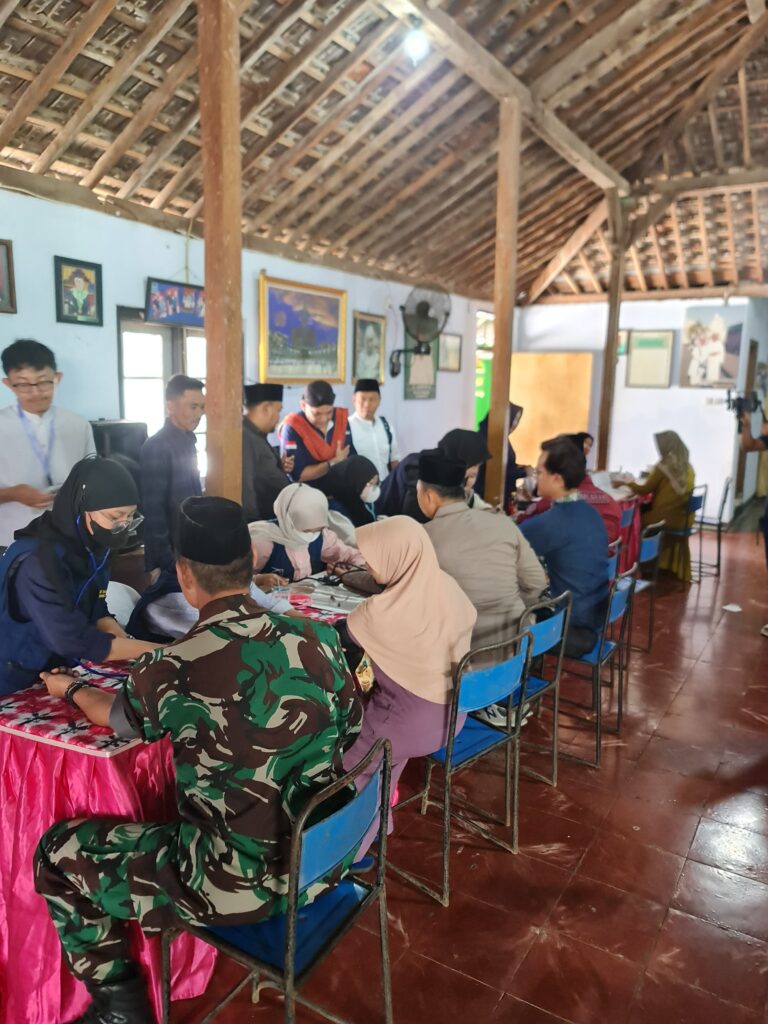AWALI TAHUN 2026, RATUSAN WARGA GANDU MLARAK IKUTI BAKSOS DJARUM ...